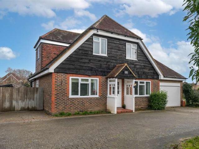 5 Bedroom Detached House