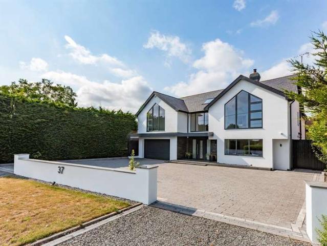 5 Bedroom Detached House
