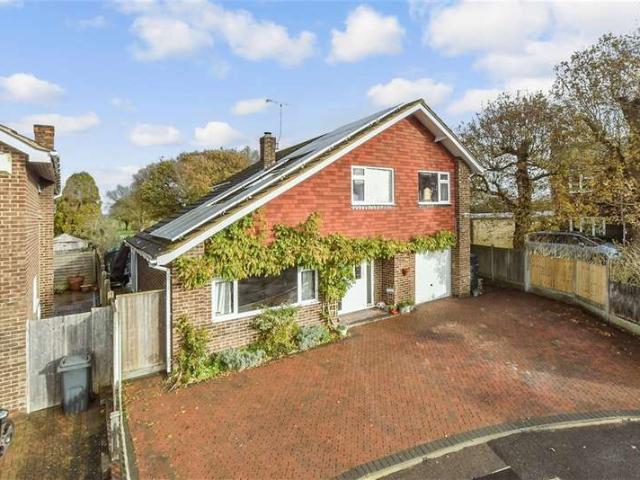 5 Bedroom Detached House