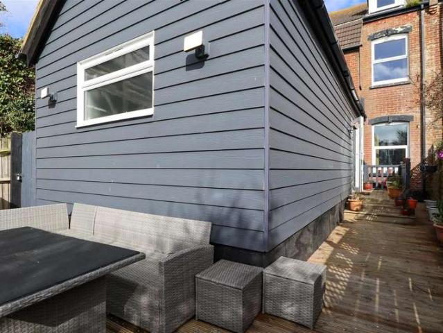 5 Bedroom Detached House