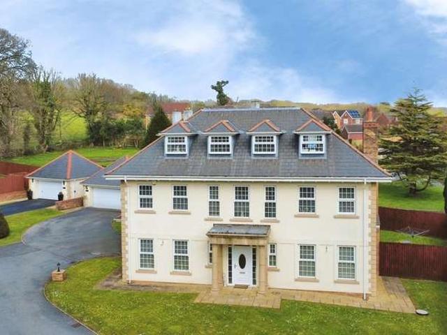 5 Bedroom Detached House