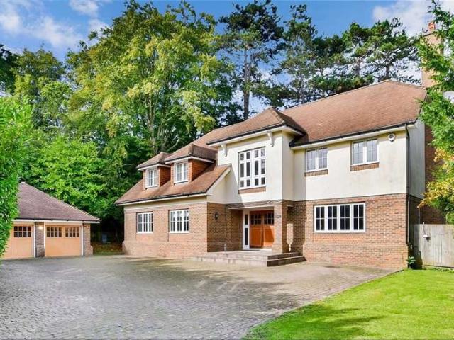 5 Bedroom Detached House