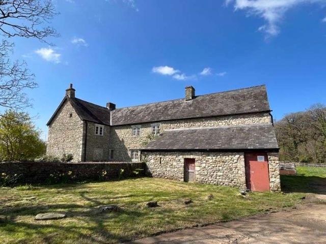 5 Bedroom Detached House