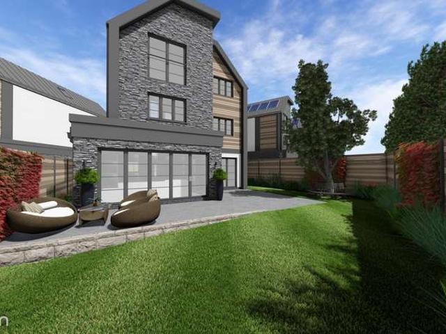 5 Bedroom Detached House