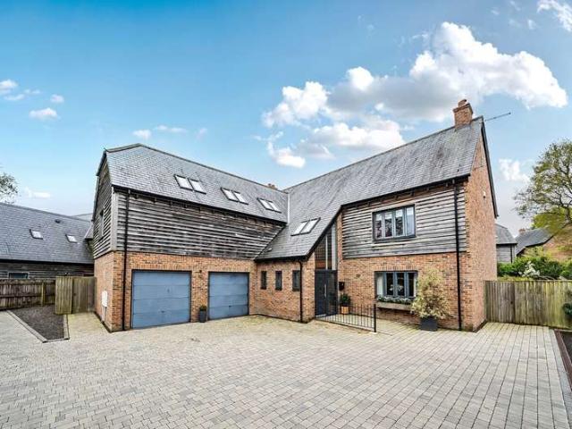 5 Bedroom Detached House