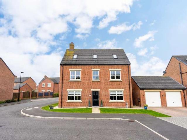 5 Bedroom Detached House
