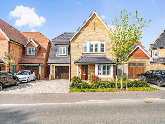 5 BEDROOM Detached House