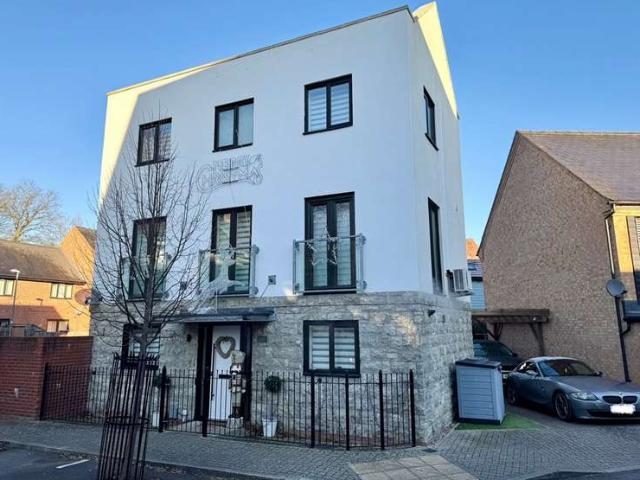 4 Bedroom Detached House
