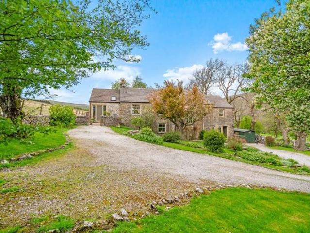 5 Bedroom Detached House