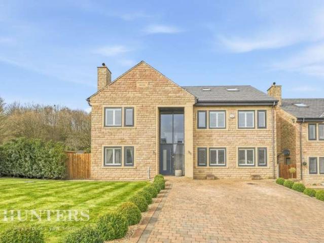 5 Bedroom Detached House