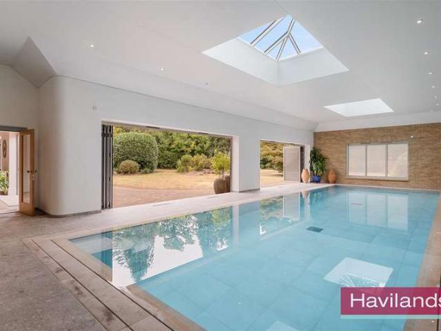 5 Bedroom Detached House
