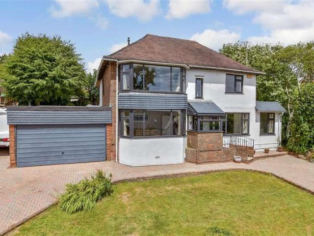 5 Bedroom Detached House