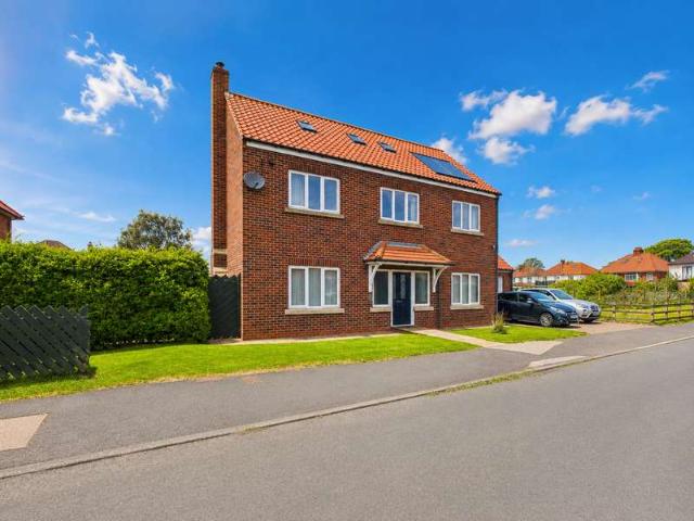 5 Bedroom Detached House