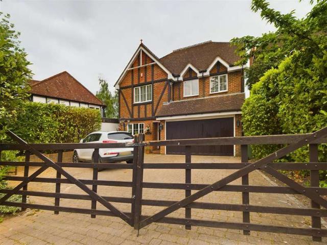 5 Bedroom Detached House