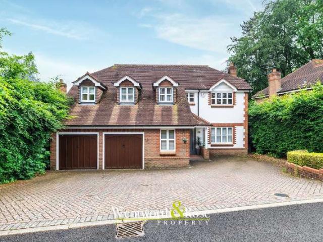 5 Bedroom Detached House