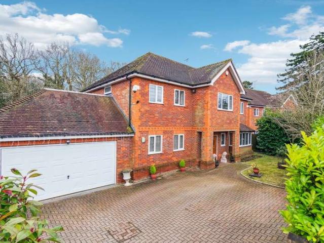 5 Bedroom Detached House