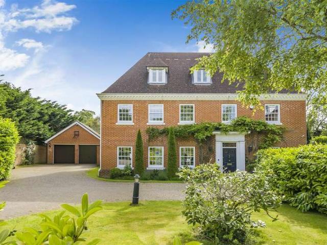 5 Bedroom Detached House
