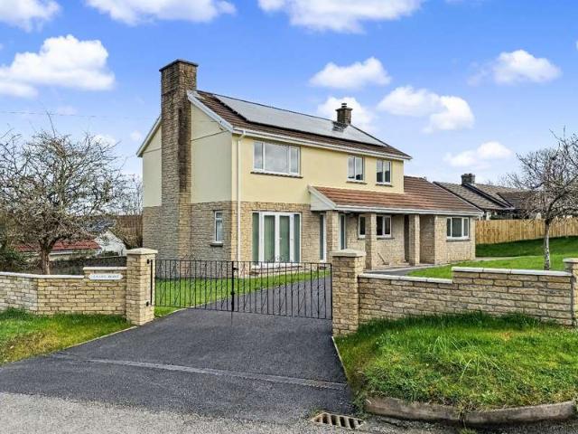 5 Bedroom Detached House