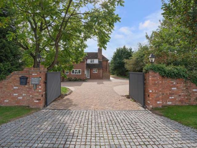 5 Bedroom Detached House