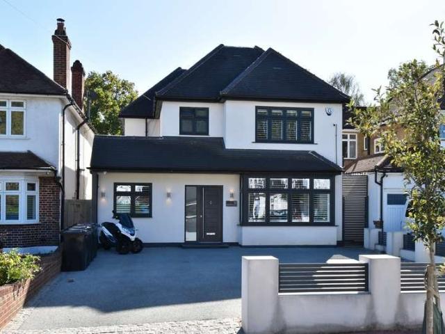 5 Bedroom Detached House