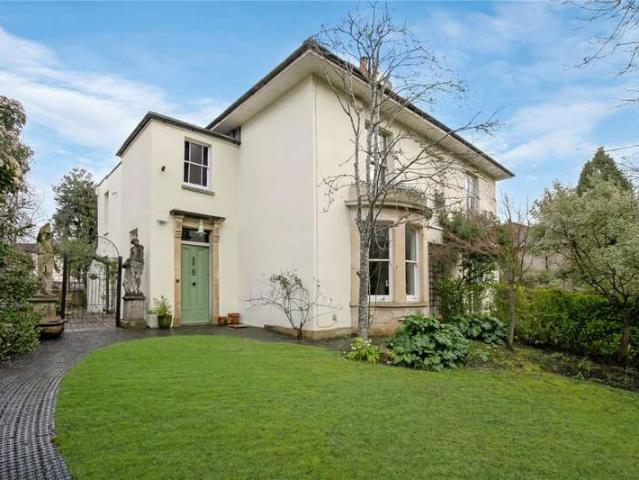 5 Bedroom Detached House