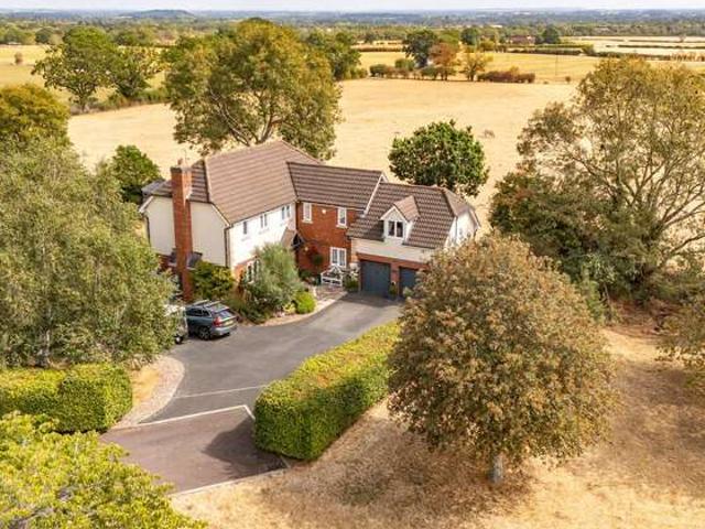 5 Bedroom Detached House