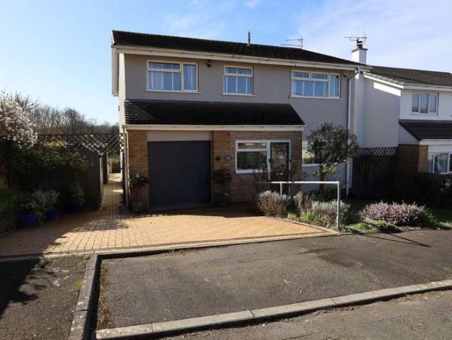 5 Bedroom Detached House