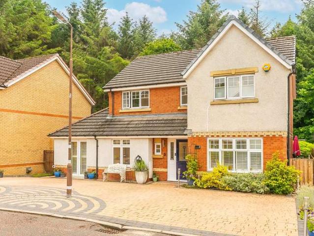 5 Bedroom Detached House