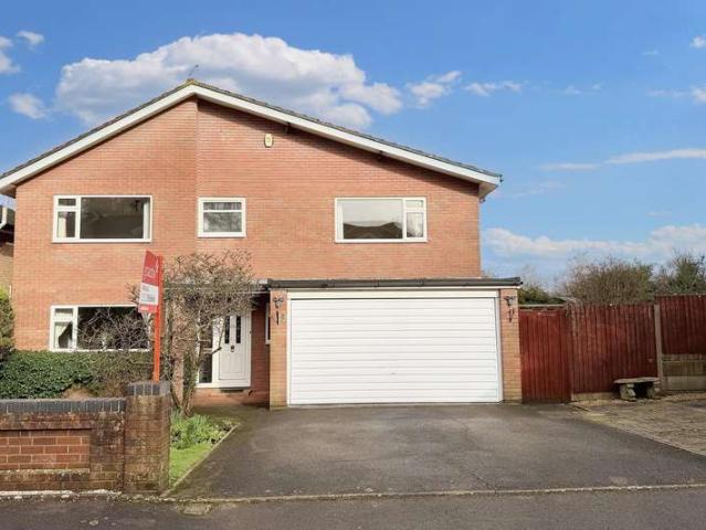 5 Bedroom Detached House