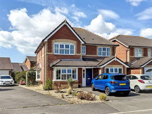 5 Bedroom Detached House