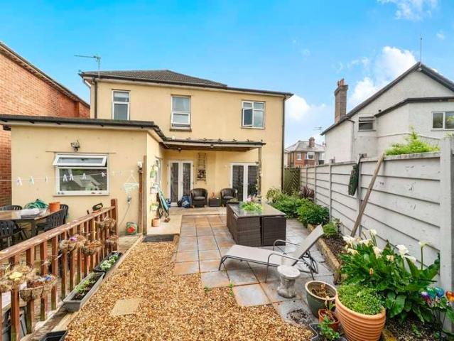 5 Bedroom Detached House