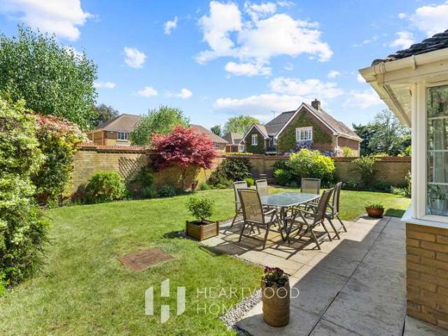 5 Bedroom Detached House