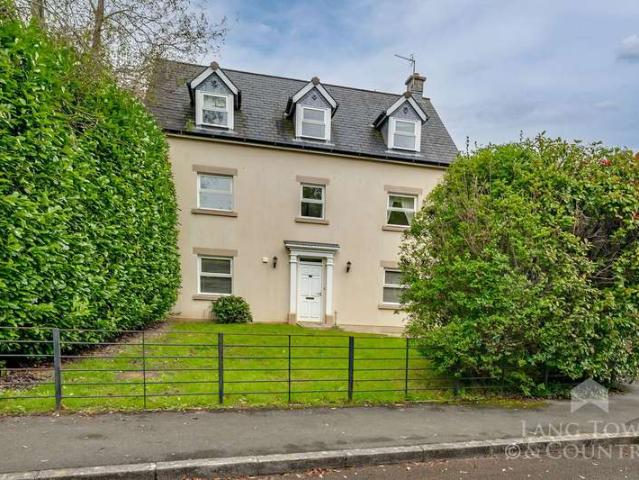5 Bedroom Detached House