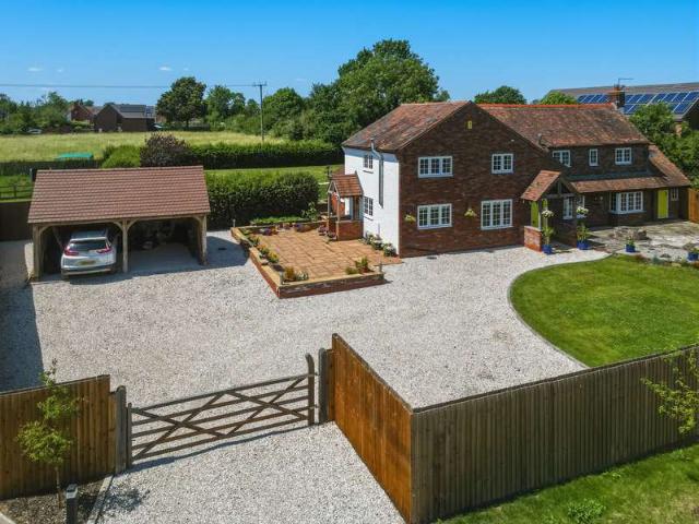 5 Bedroom Detached House