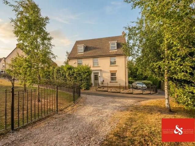 5 Bedroom Detached House