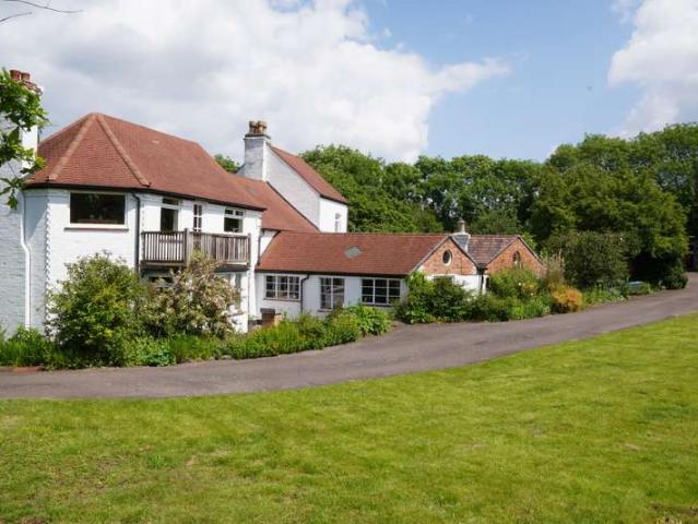 5 Bedroom Detached House