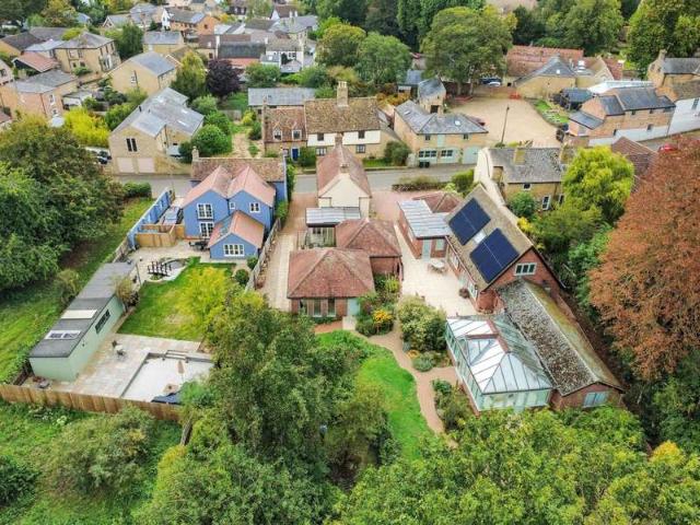 5 Bedroom Detached House