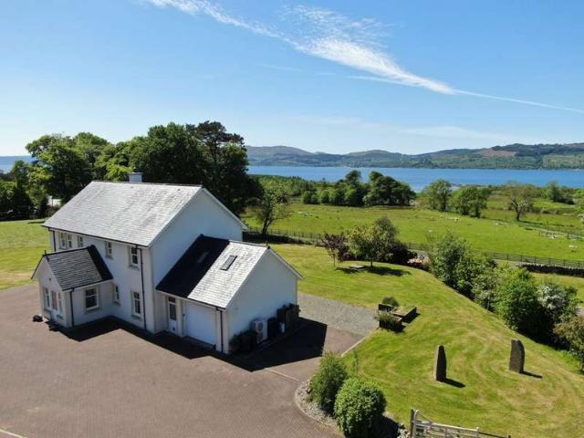 5 Bedroom Detached House