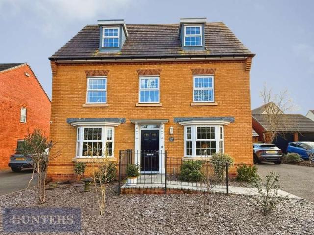 5 Bedroom Detached House