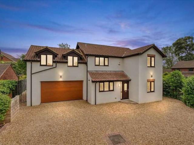 5 Bedroom Detached House