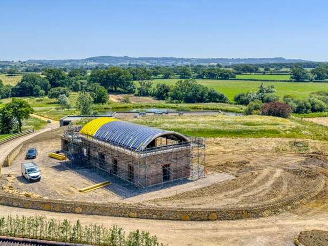 5 Bedroom Detached House