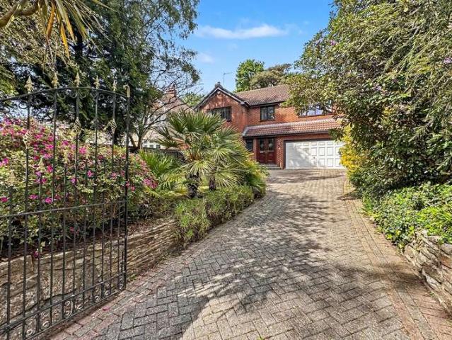 5 Bedroom Detached House