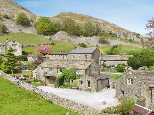 5 Bedroom Terraced House