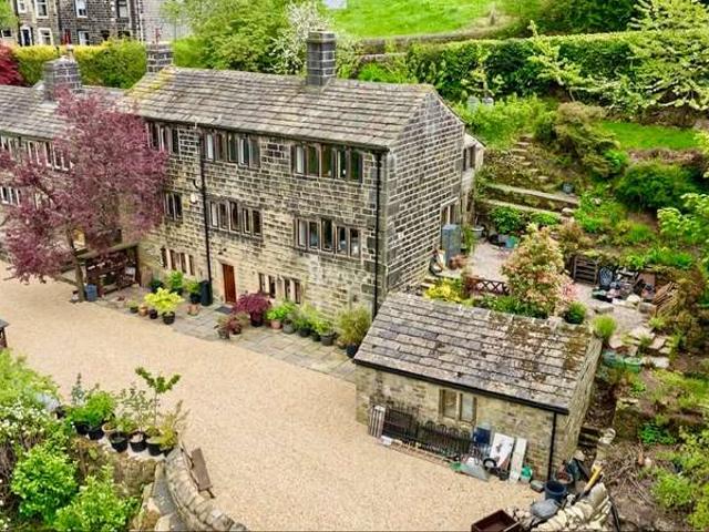 5 Bedroom Detached House