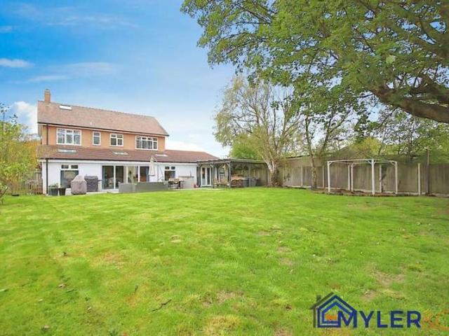 5 Bedroom Detached House
