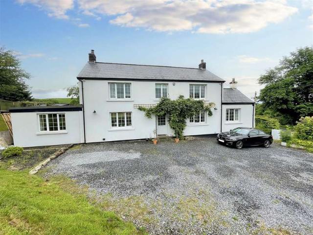 5 Bedroom Detached House