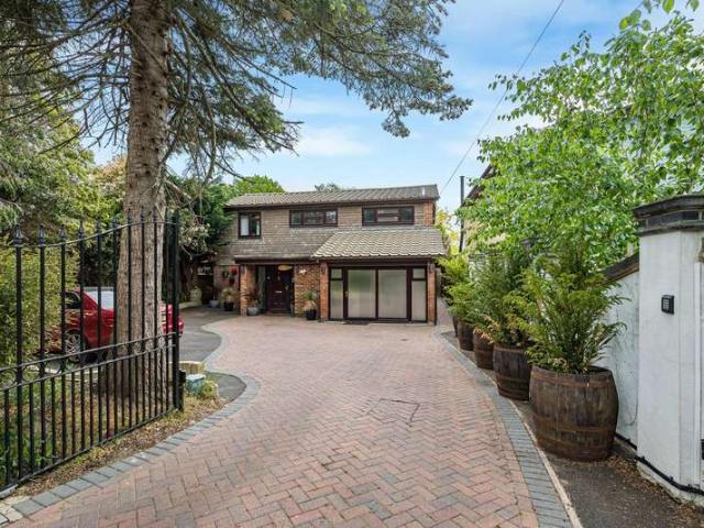 5 Bedroom Detached House