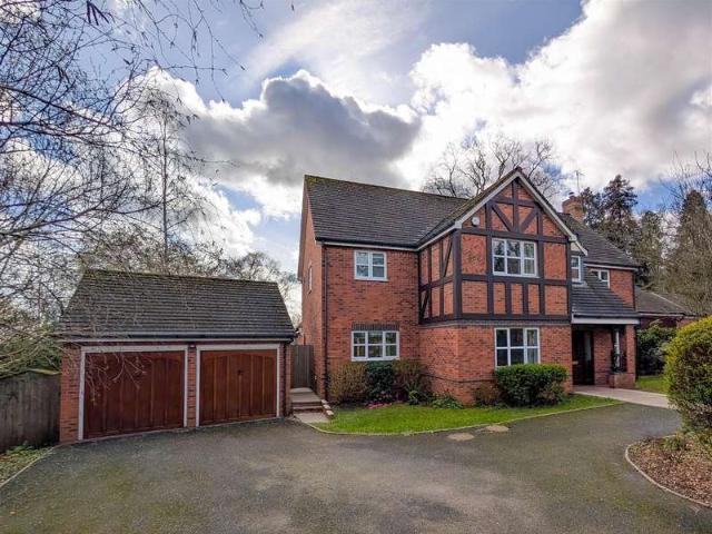 5 Bedroom Detached House