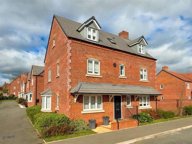 5 Bedroom Detached House