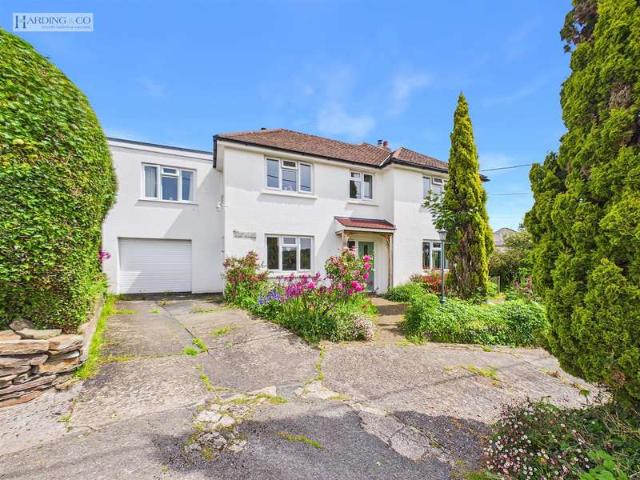 5 Bedroom Detached House
